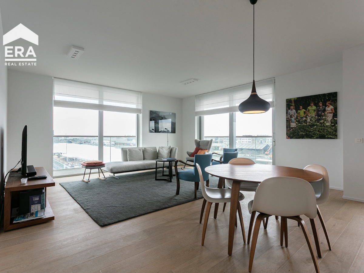 Ruim en lichtrijk penthouse met twee slaapkamers € 595 000 | ERA